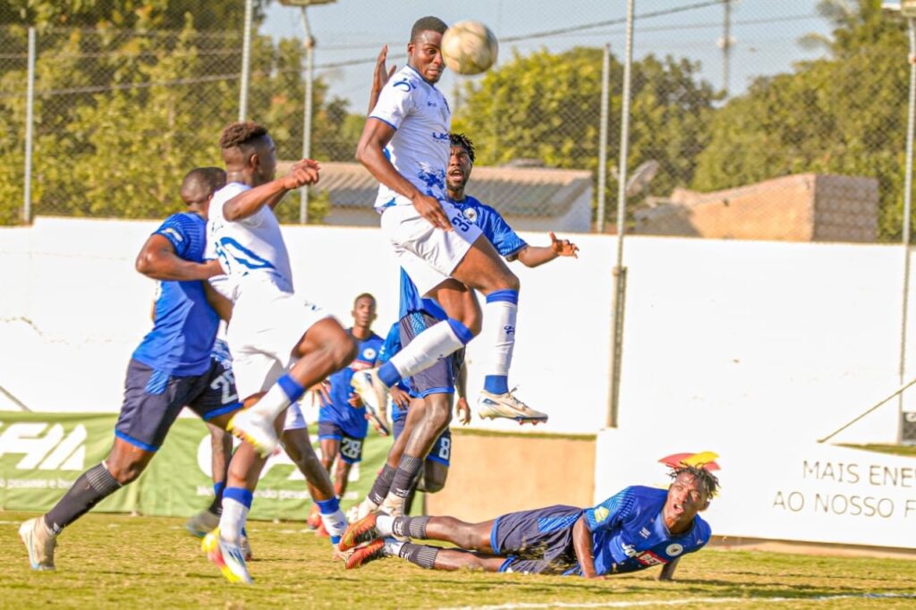 Moçambola: Black Bulls derrota Desportiva da Matola e cola-se ao Baía ...
